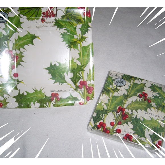 Dining | Michel Design Worksboughs Of Holly Paper Lunchdessert Plates ...